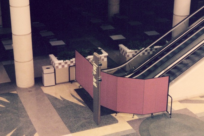 Keep Escalator Maintenance Projects Out of Sight | Screenflex