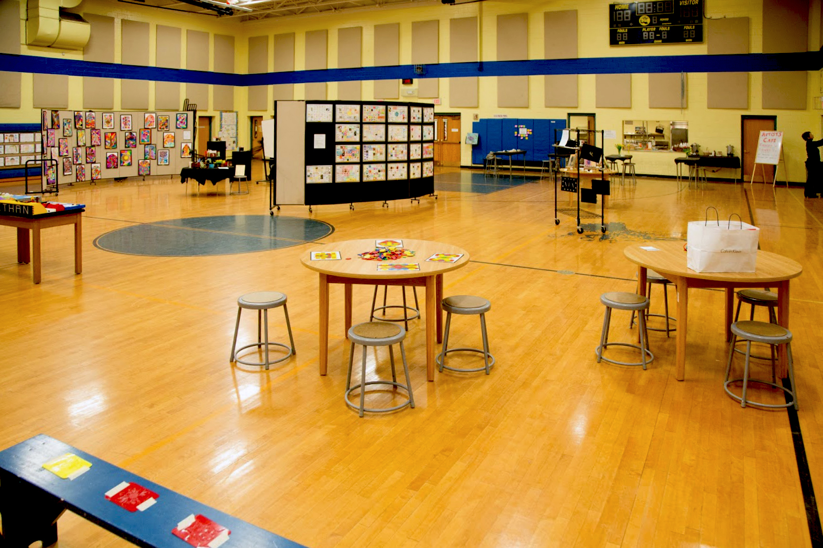 Creative Ways To Display Student Artwork - Screenflex Creative Ways To Display Student Artwork - Screenflex